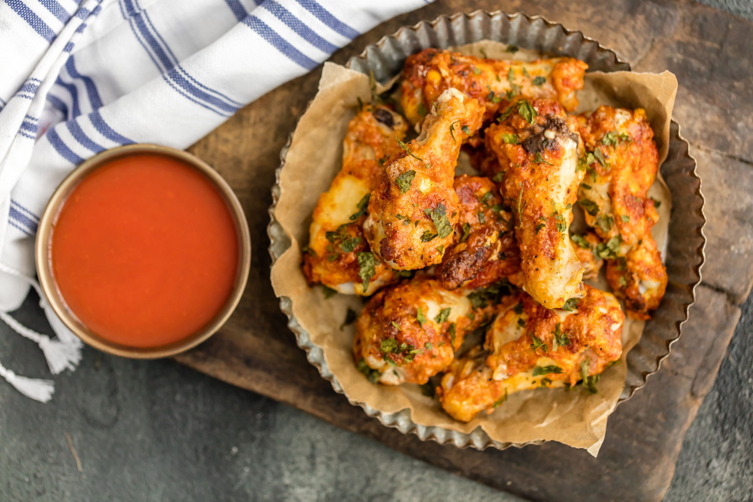 ⋆ OVEN CRISP CHICKEN WINGS